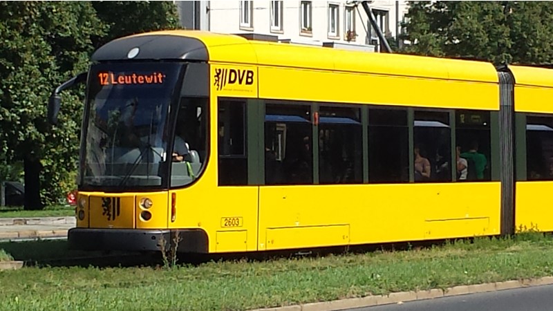 „Ferienbaustelle“ auf der Freiberger Straße behindert Verkehr auf dem ...